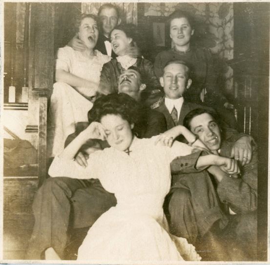 Understanding Vernacular Photography: Collecting Found Photos ...